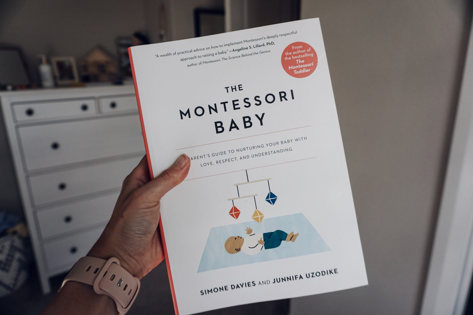 Best Parenting Books for New Moms: 6 Must-Reads in 2025