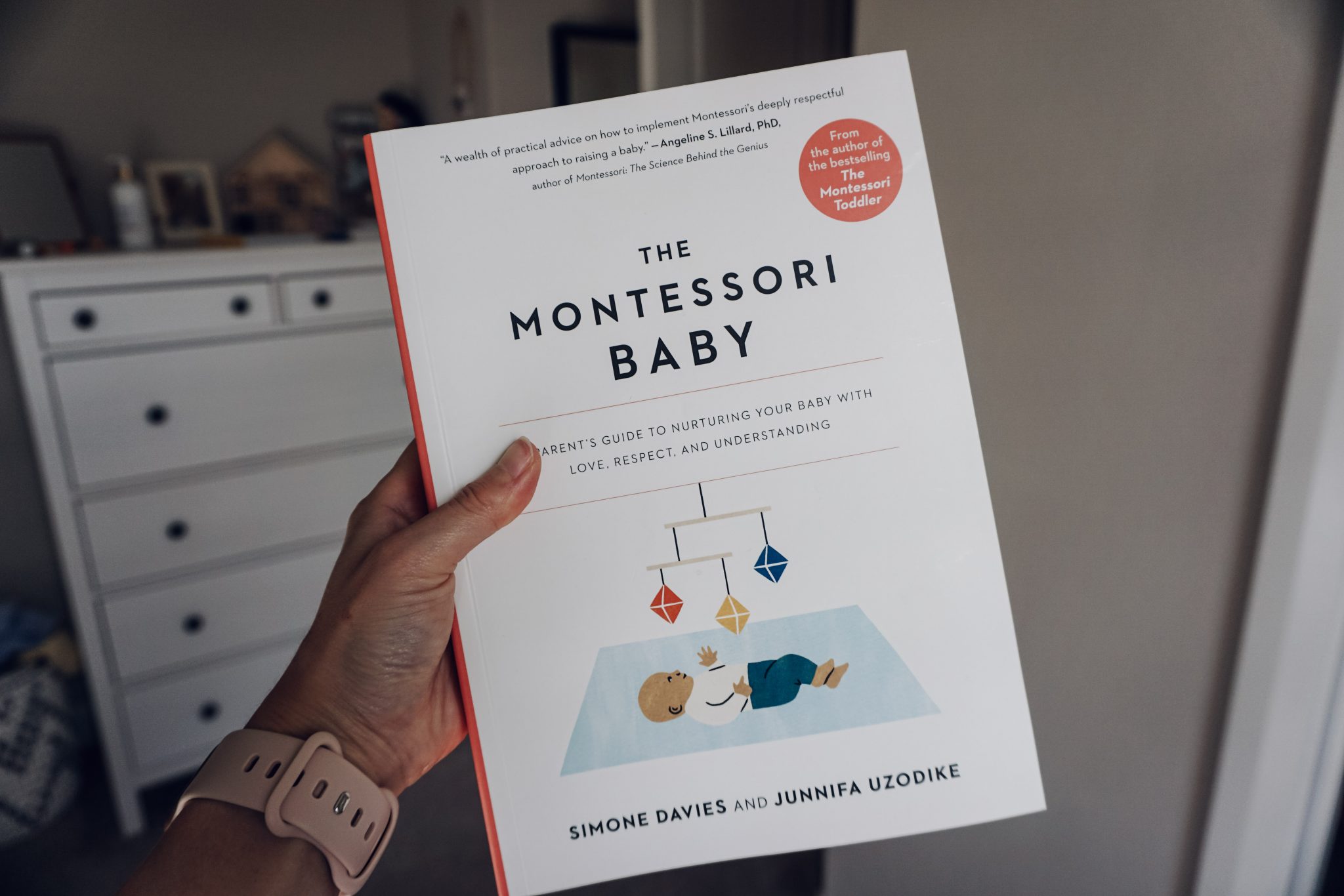 Best Parenting Books for New Moms: 6 Must-Reads in 2025